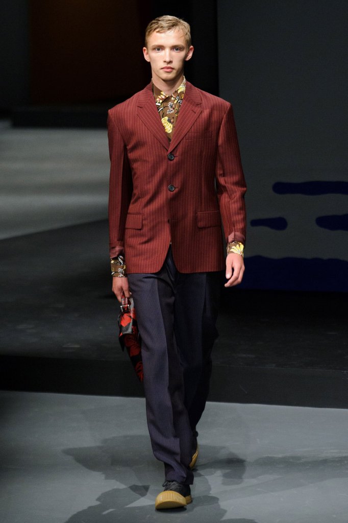 普拉达 Prada 2014春夏系列男装发布秀 - Milan Spring 2014 Menswear-天天时装-口袋里的时尚指南