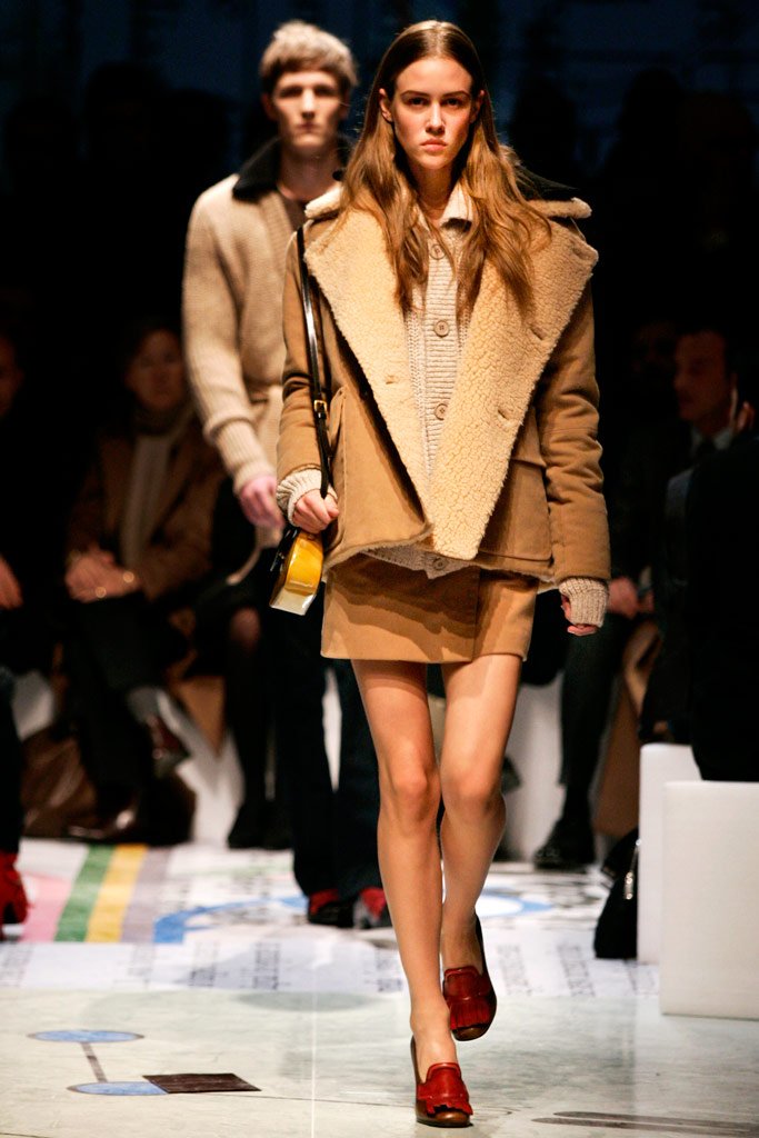 普拉达 Prada 2010早秋度假系列时装发布秀(Pre-Fall 2010)-天天时装-口袋里的时尚指南