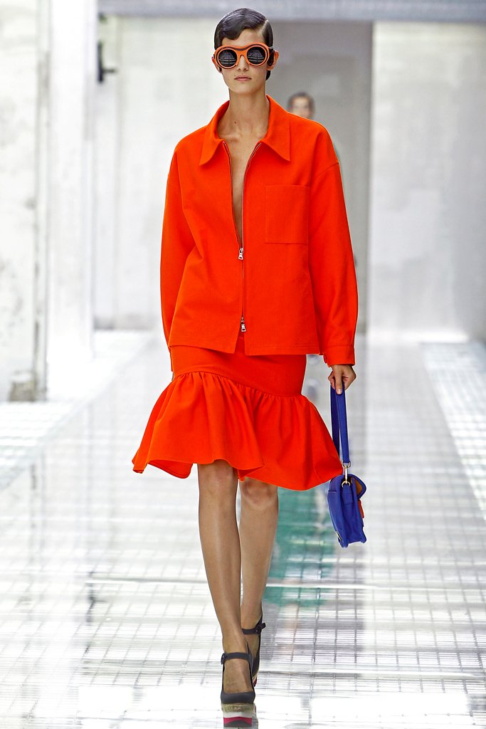 普拉达 Prada 2011春夏高级成衣系列时装发布秀 — Milan Spring 2011-天天时装-口袋里的时尚指南