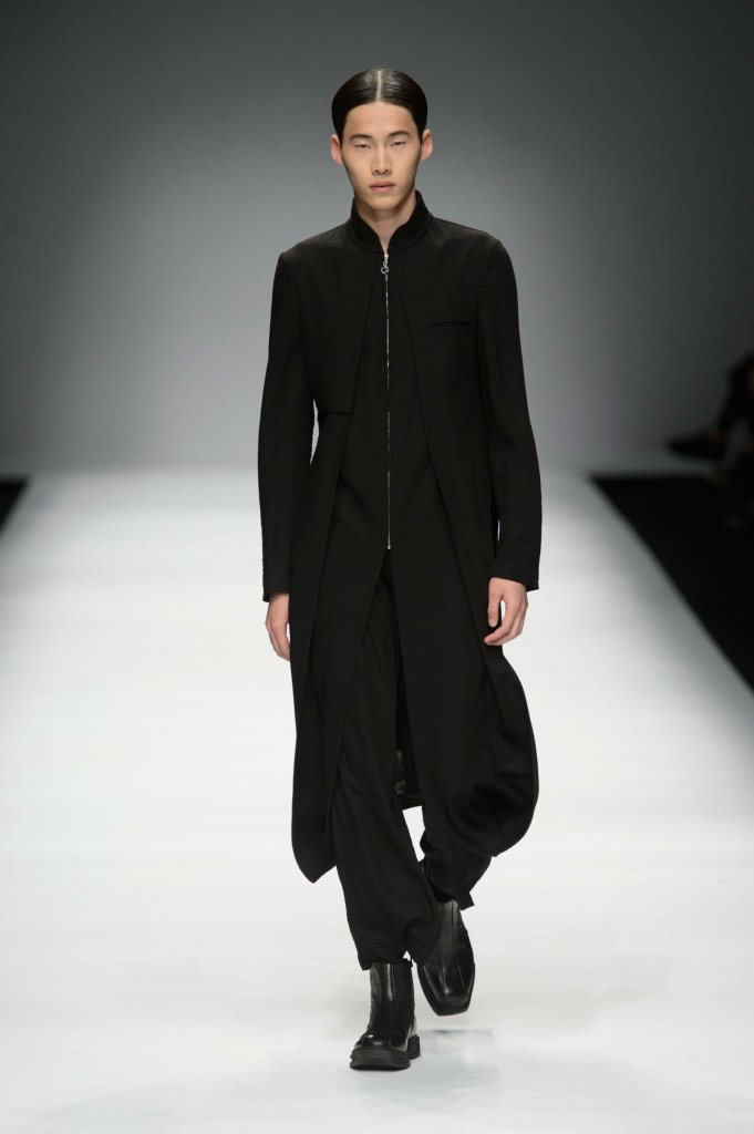 计文波 Ji Wenbo 2016春夏系列男装发布秀 - Milan Spring 2016 Menswear-天天时装-口袋里的时尚指南