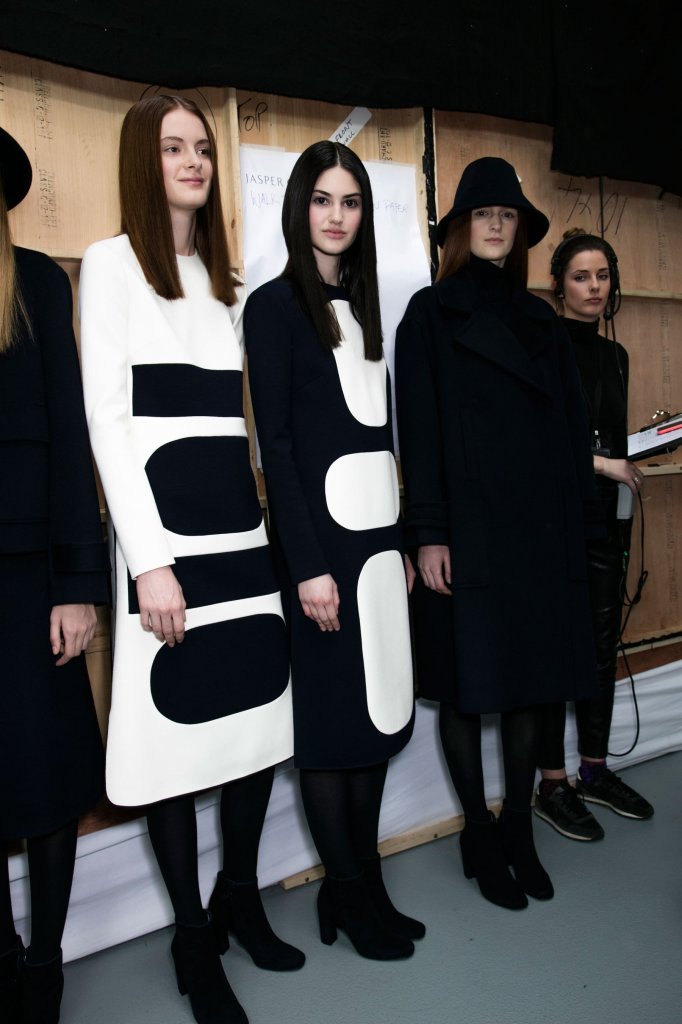 贾斯珀·康兰 Jasper Conran 2016/17秋冬高级成衣发布秀(后台) - London Fall 2016-天天时装-口袋里的时尚指南