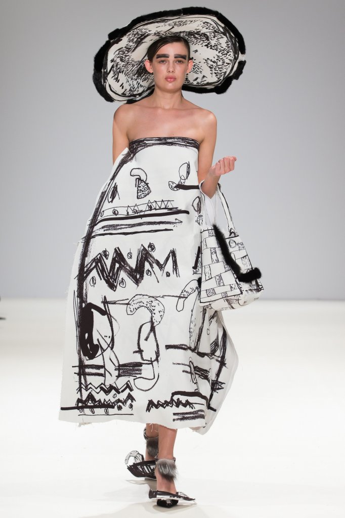 Edda Gimnes 2016/17秋冬高级成衣发布秀 - London Fall 2016-天天时装-口袋里的时尚指南