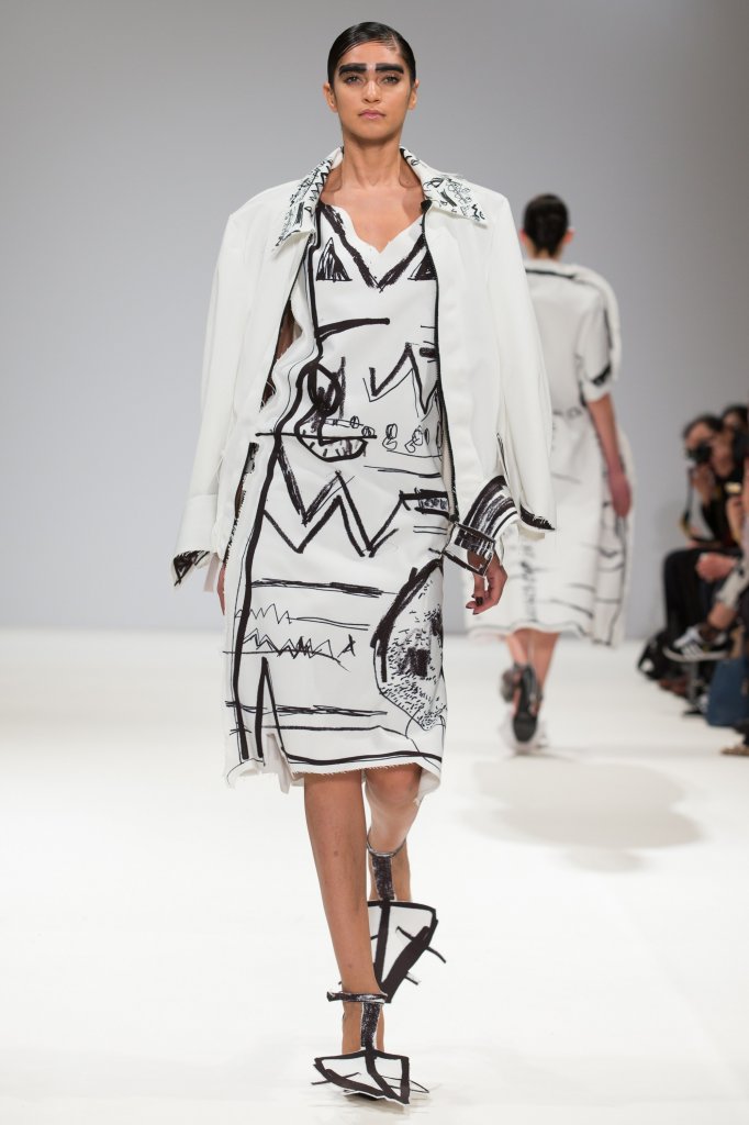 Edda Gimnes 2016/17秋冬高级成衣发布秀 - London Fall 2016-天天时装-口袋里的时尚指南