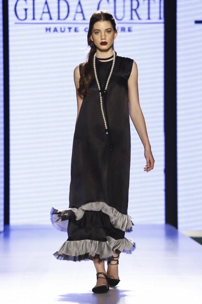 Giada Curti 2016/17秋冬高级成衣发布秀 - Dubai Fall 2016-天天时装-口袋里的时尚指南