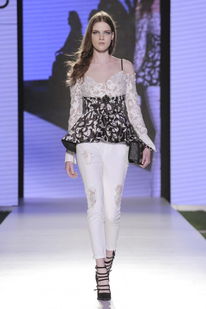 洛可·巴洛克 Rocco Barocco 2016/17秋冬高级成衣发布秀 - Dubai Fall 2016-天天时装-口袋里的时尚指南