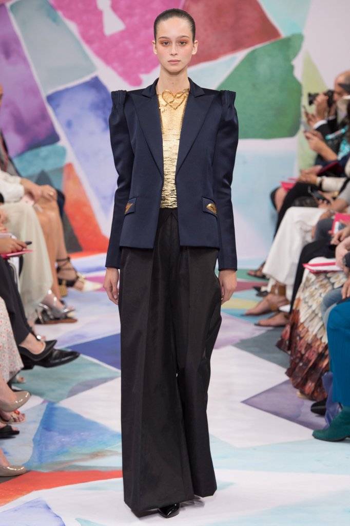 夏帕瑞丽 Schiaparelli 2016/17秋冬高级定制发布秀 - Couture Fall 2016-天天时装-口袋里的时尚指南