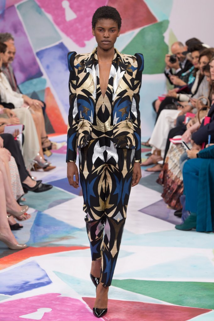 夏帕瑞丽 Schiaparelli 2016/17秋冬高级定制发布秀 - Couture Fall 2016-天天时装-口袋里的时尚指南