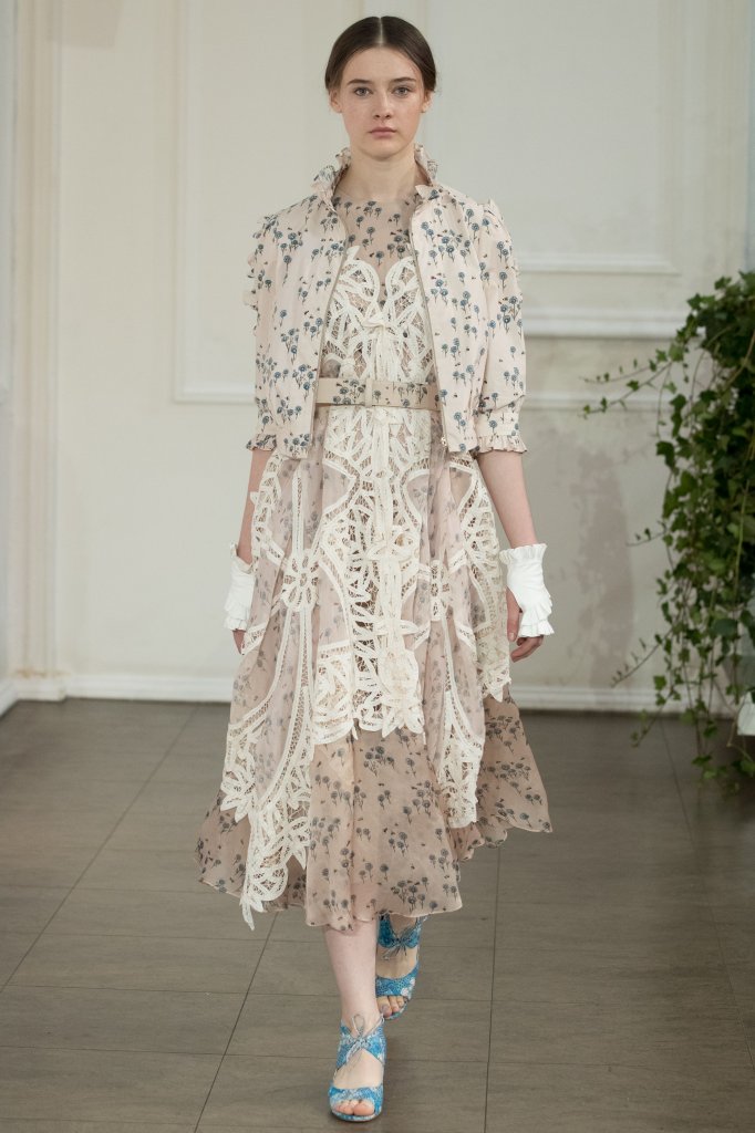 保拉·阿克苏 Bora Aksu 2017春夏高级成衣发布秀 - London Spring 2017-天天时装-口袋里的时尚指南