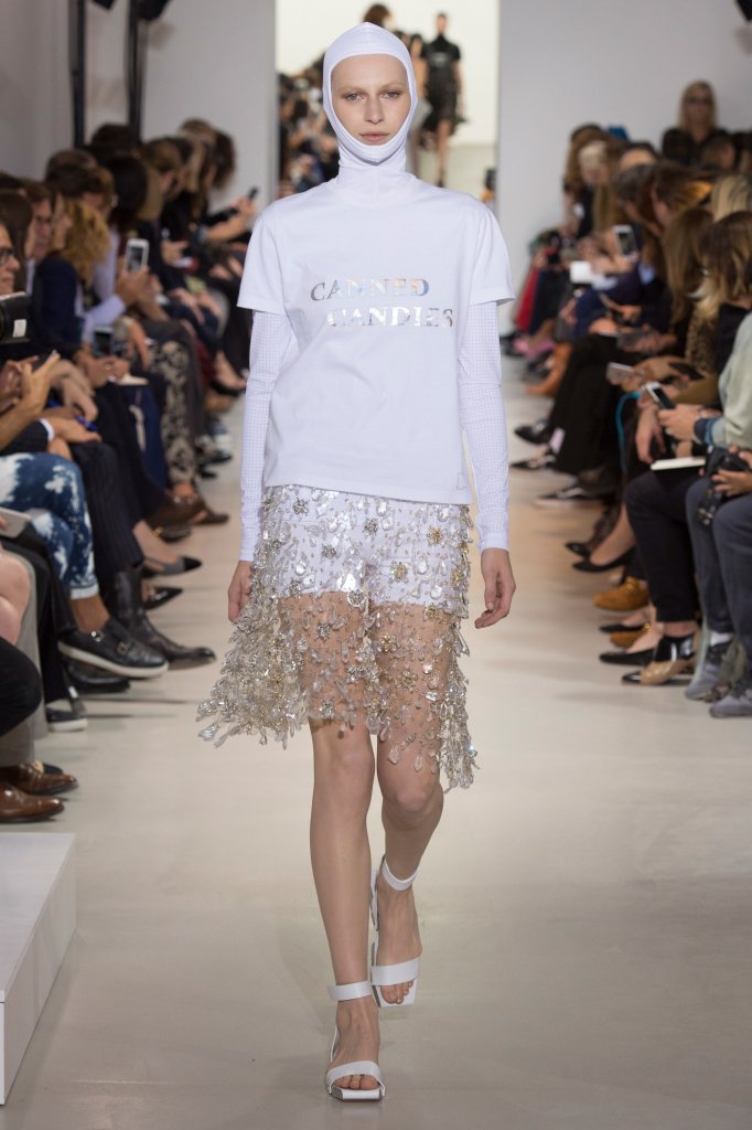 帕高 Paco Rabanne 2017春夏高级成衣发布秀 - Paris Spring 2017-天天时装-口袋里的时尚指南