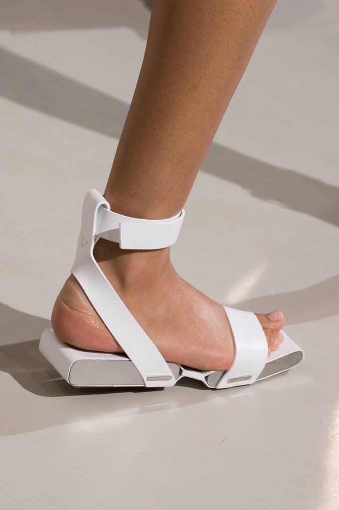 帕高 Paco Rabanne 2017春夏高级成衣发布秀(细节) - Paris Spring 2017-天天时装-口袋里的时尚指南