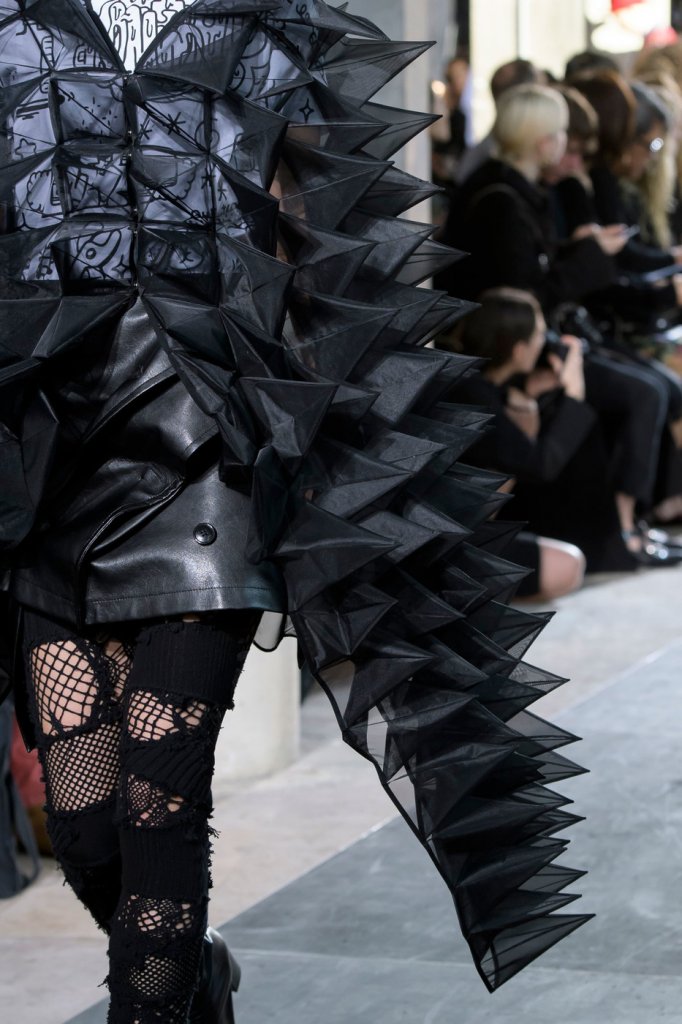 渡边淳弥 Junya Watanabe 2017春夏高级成衣发布秀(细节) - Paris Spring 2017-天天时装-口袋里的时尚指南