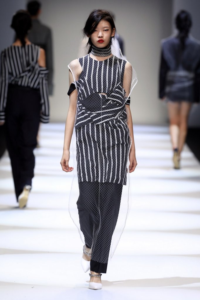 COMPLEMENTAIR 2017春夏高级成衣发布秀 - Shanghai Spring 2017-天天时装-口袋里的时尚指南