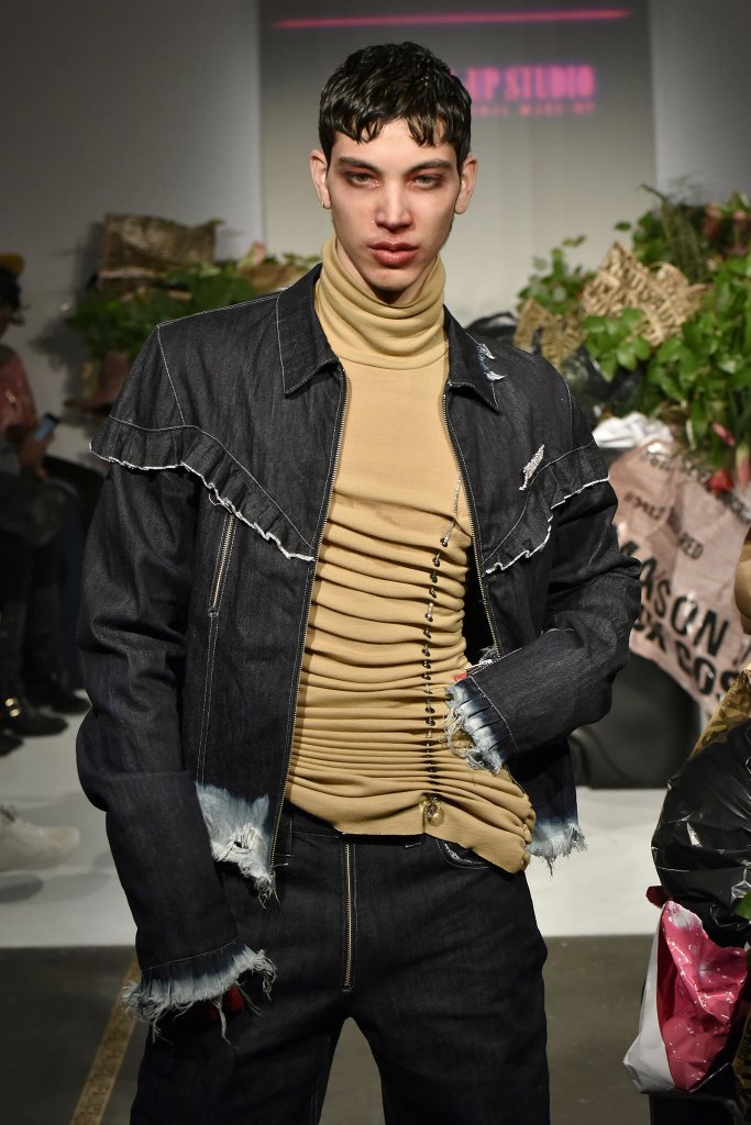 Maison the Faux 2017/18秋冬高级成衣发布秀 - New York Fall 2017-天天时装-口袋里的时尚指南