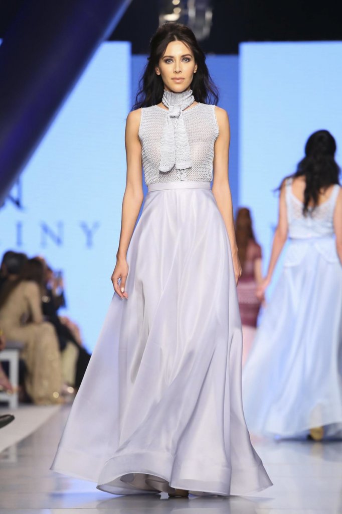 Malliny 2017/18秋冬高级成衣发布秀 - Dubai Fall 2017-天天时装-口袋里的时尚指南