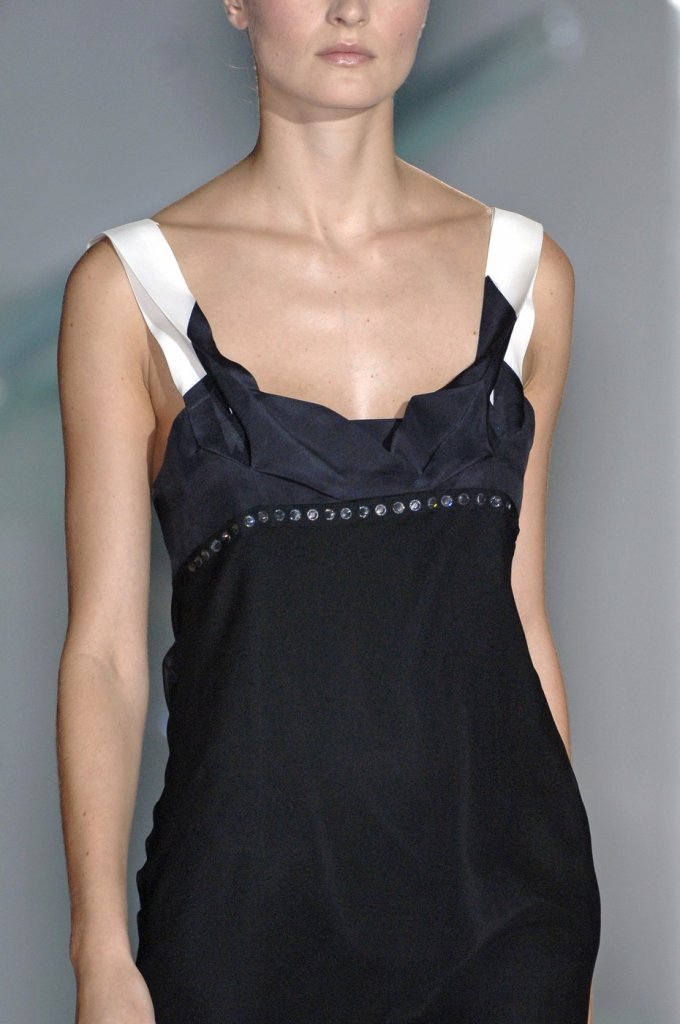 候塞因·卡拉扬 Hussein Chalayan 2007春夏高级成衣发布秀(细节) - Paris Spring 2007-天天时装-口袋里 ...