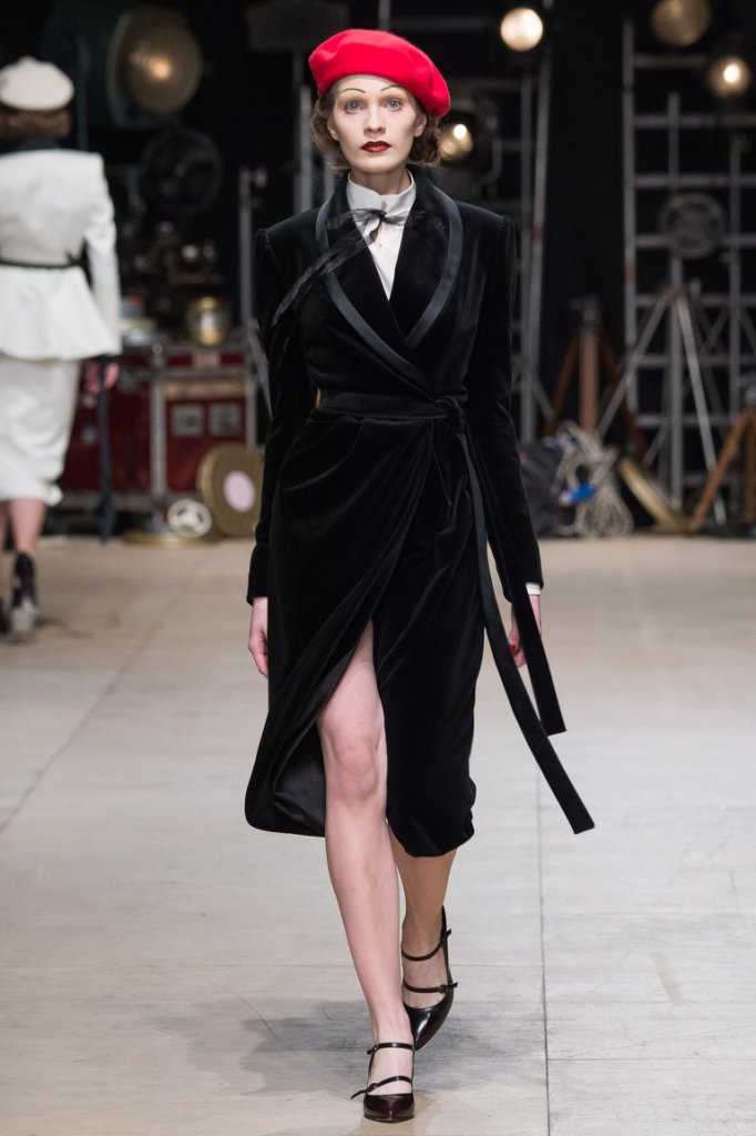 Ester Abner 2016/17秋冬高级成衣发布秀 - Moscow Fall 2016-天天时装-口袋里的时尚指南