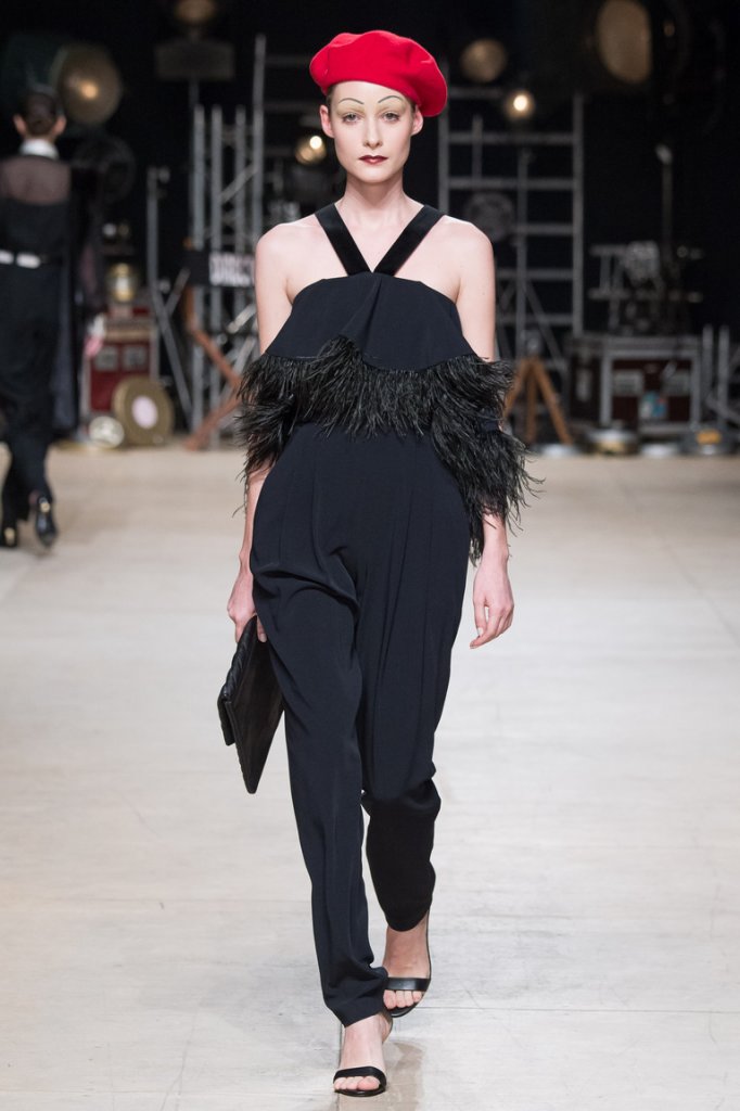 Ester Abner 2016/17秋冬高级成衣发布秀 - Moscow Fall 2016-天天时装-口袋里的时尚指南