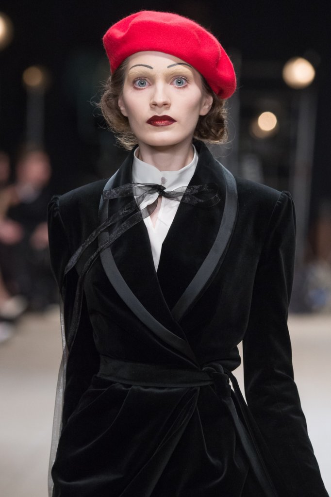 Ester Abner 2016/17秋冬高级成衣发布秀(细节) - Moscow Fall 2016-天天时装-口袋里的时尚指南