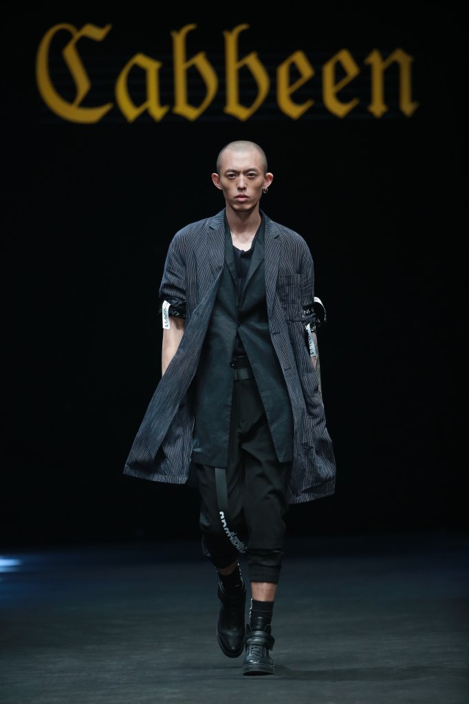 Cabbeen · 卡宾 2017/18秋冬高级成衣发布秀 - Beijing Fall 2017-天天时装-口袋里的时尚指南