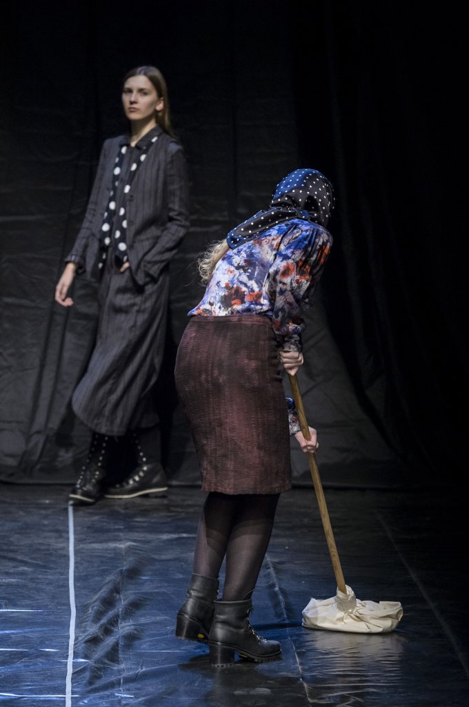 Geoffrey B. Small 2018/19秋冬高级成衣发布秀 - Paris Fall 2018-天天时装-口袋里的时尚指南