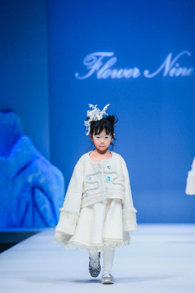 Flower Nine · 孙娜&宋颺 2018/19秋冬童装发布秀 - Beijing Fall 2018-天天时装-口袋里的时尚指南