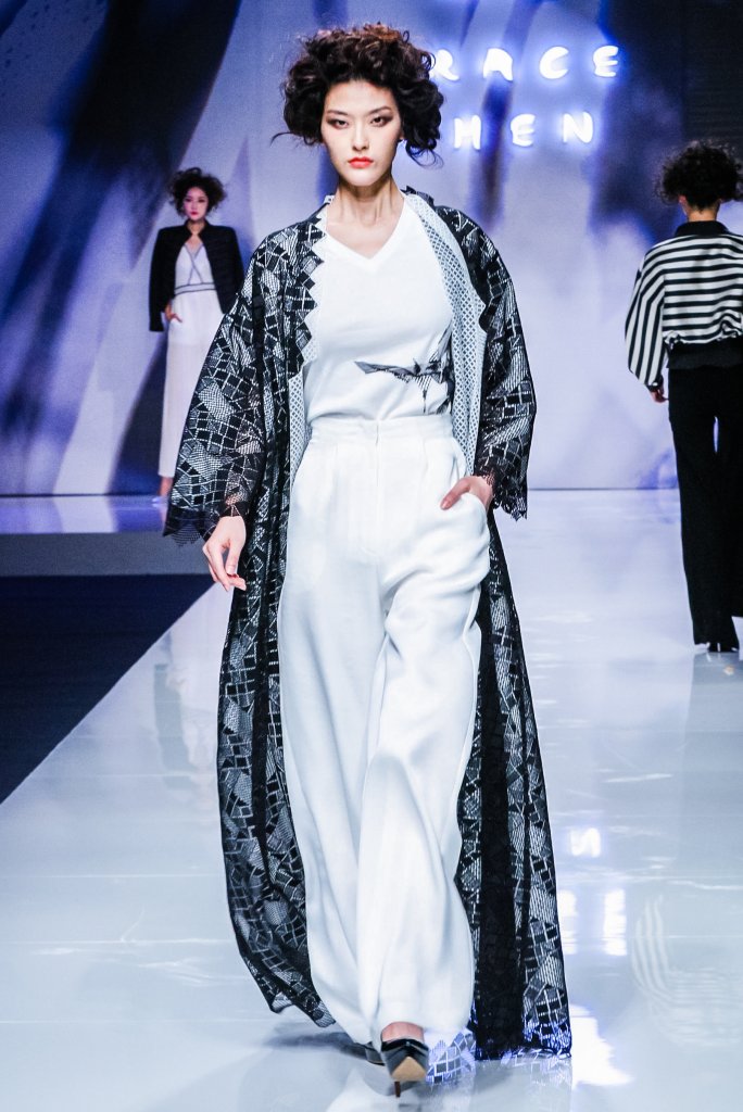 瑰丝·陈 Grace Chen 2018/19秋冬高级定制发布秀 - Beijing Fall 2018-天天时装-口袋里的时尚指南