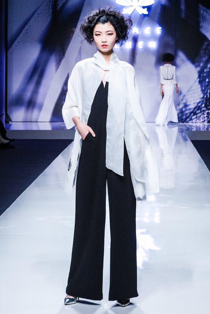瑰丝·陈 Grace Chen 2018/19秋冬高级定制发布秀 - Beijing Fall 2018-天天时装-口袋里的时尚指南