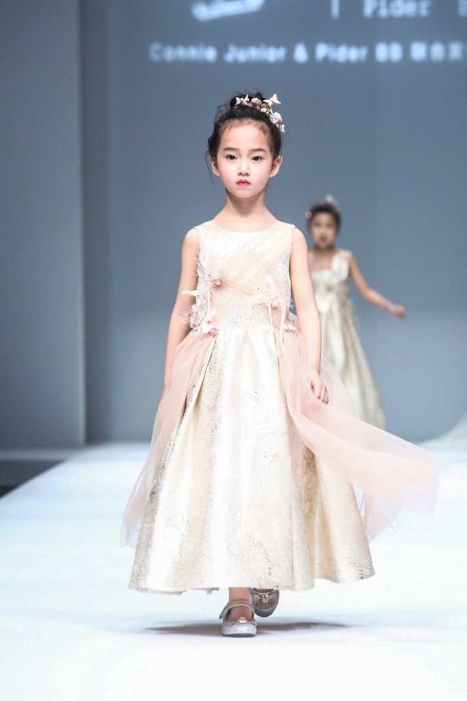 Connie Junior by Pider bb 2018/19秋冬童装发布秀 - Beijing Fall 2018-天天时装-口袋里的时尚指南