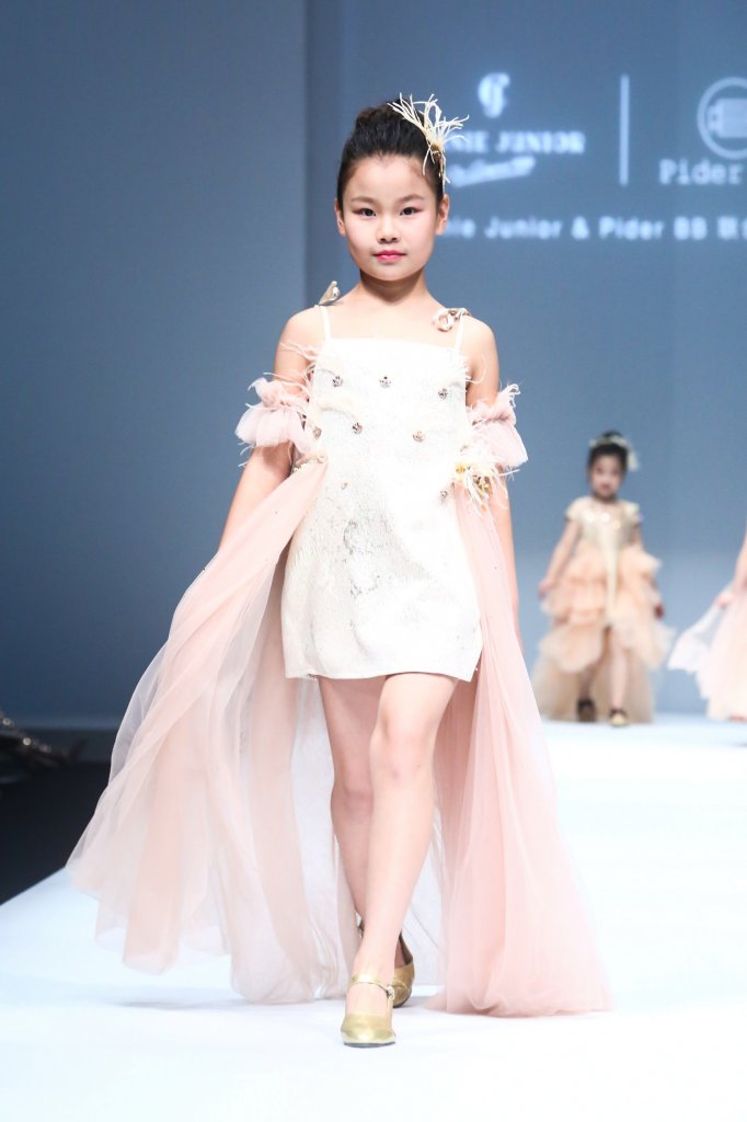 Connie Junior by Pider bb 2018/19秋冬童装发布秀 - Beijing Fall 2018-天天时装-口袋里的时尚指南