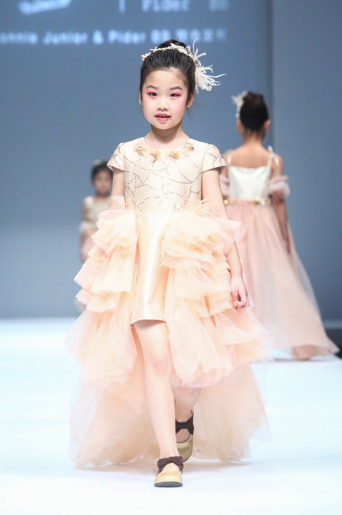 Connie Junior by Pider bb 2018/19秋冬童装发布秀 - Beijing Fall 2018-天天时装-口袋里的时尚指南