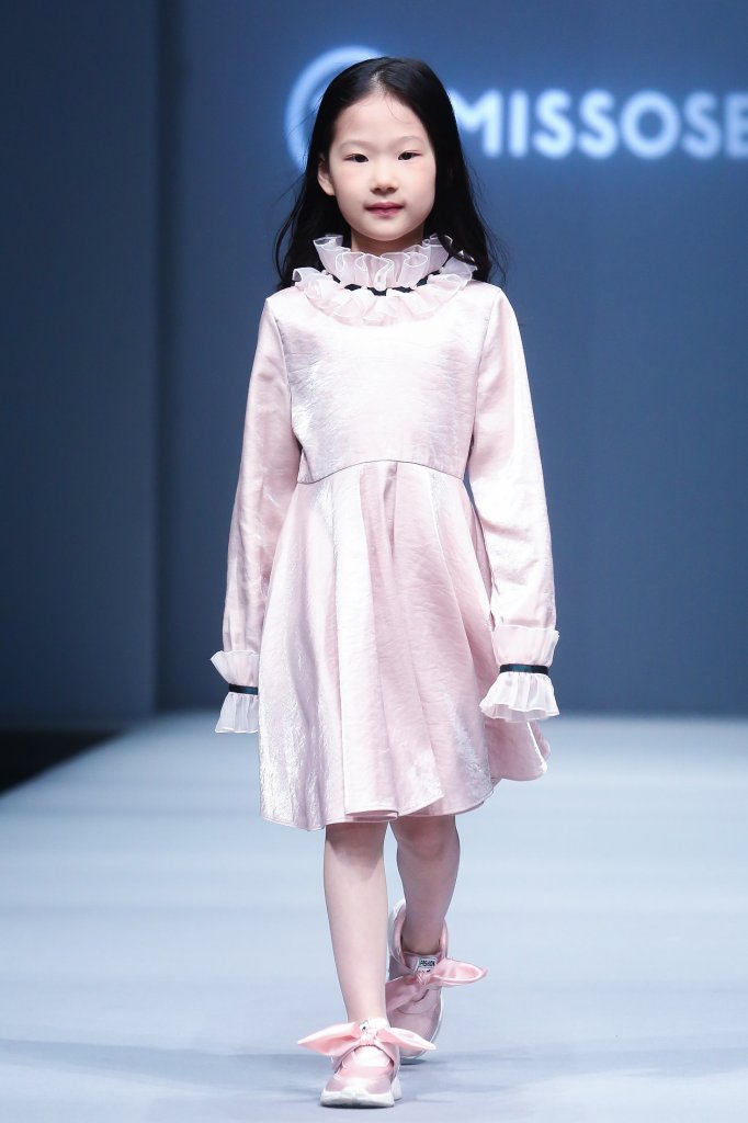 MISSOSE · 席溪 2018/19秋冬童装发布秀 - Beijing Fall 2018-天天时装-口袋里的时尚指南