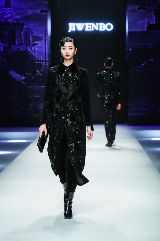 计文波 Ji Wenbo 2018/19秋冬高级成衣发布秀 - Beijing Fall 2018-天天时装-口袋里的时尚指南