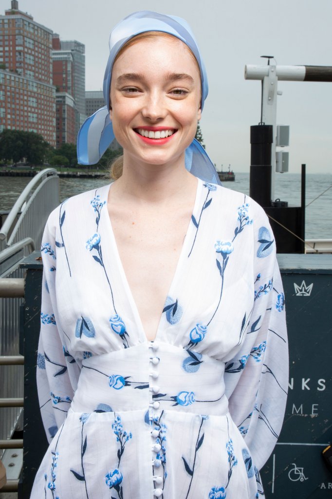 莱拉·罗斯 Lela Rose 2019春夏高级成衣发布秀(后台妆容) - New York Spring 2019-天天时装-口袋里的时尚指南