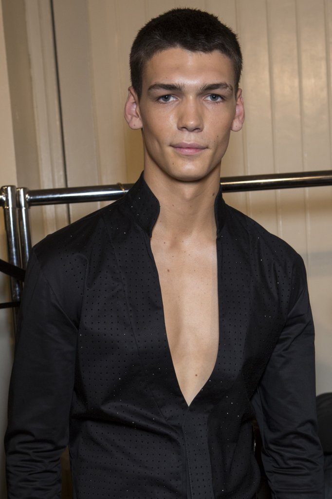 朱利安·麦克唐纳德 Julien Macdonald 2019春夏高级成衣发布秀(后台妆容) - London Spring 2019-天天 ...