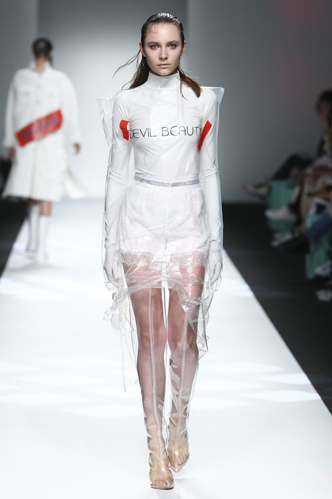 Devil Beauty 2019春夏高级成衣发布秀 - Shanghai Spring 2019-天天时装-口袋里的时尚指南