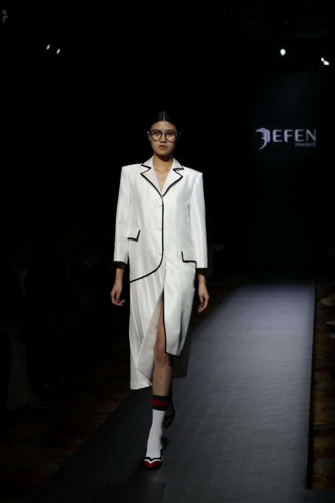 吉芬 JEFEN 2019春夏高级成衣发布秀 - Beijing Spring 2019-天天时装-口袋里的时尚指南