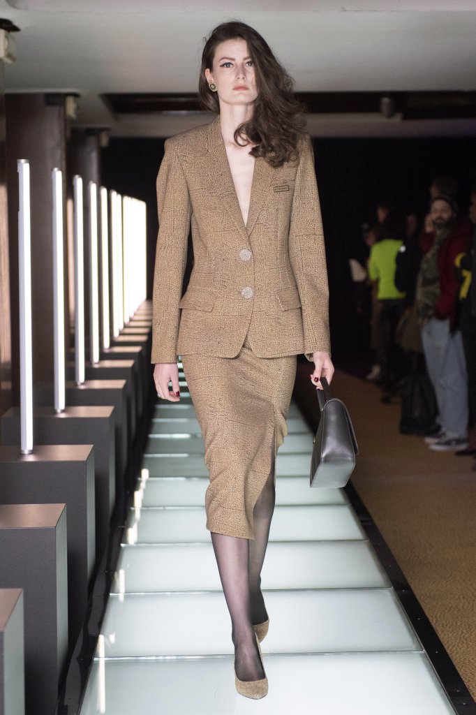 1910 BORBONESE 2019/20秋冬高级成衣Lookbook - Paris Fall 2019-天天时装-口袋里的时尚指南