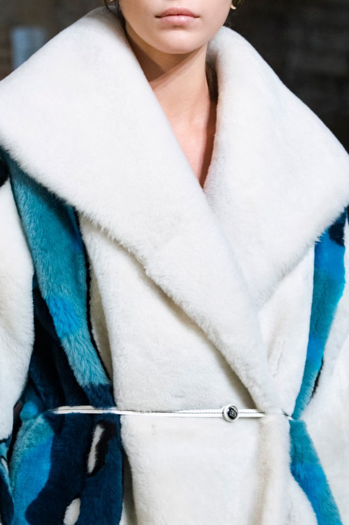 浪凡 Lanvin 2019/20秋冬高级成衣秀(细节) - Paris Fall 2019-天天时装-口袋里的时尚指南