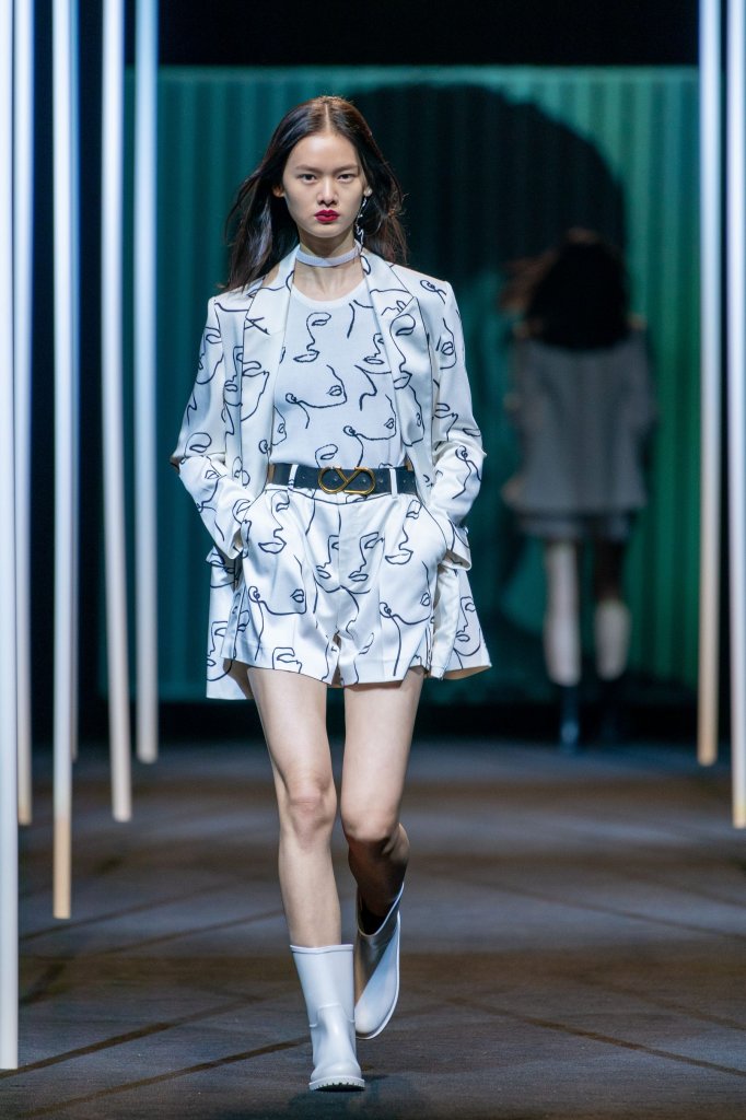 YE'S by YESIR 2020春夏高级成衣秀 - Shanghai Spring 2020-天天时装-口袋里的时尚指南