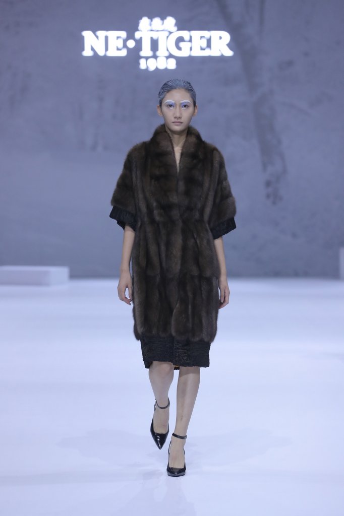 东北虎 NE·TIGER 2020春夏高级成衣秀 - Beijing Spring 2020 - 天天时装-口袋里的时尚指南