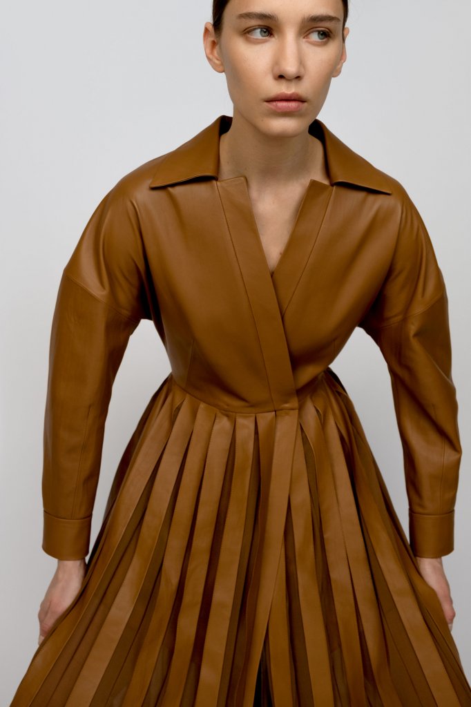 Izeta 2021春夏高级成衣Lookbook-天天时装-口袋里的时尚指南