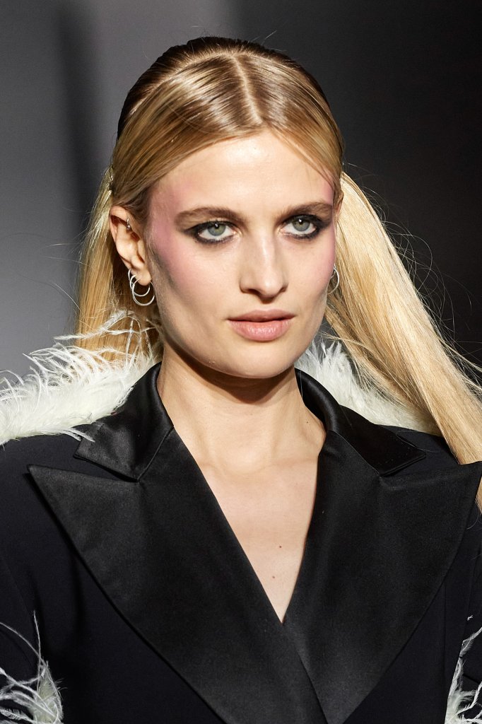 Christian Cowan 2022/23秋冬高级成衣秀(细节) - New York Fall 2022-天天时装-口袋里的时尚指南