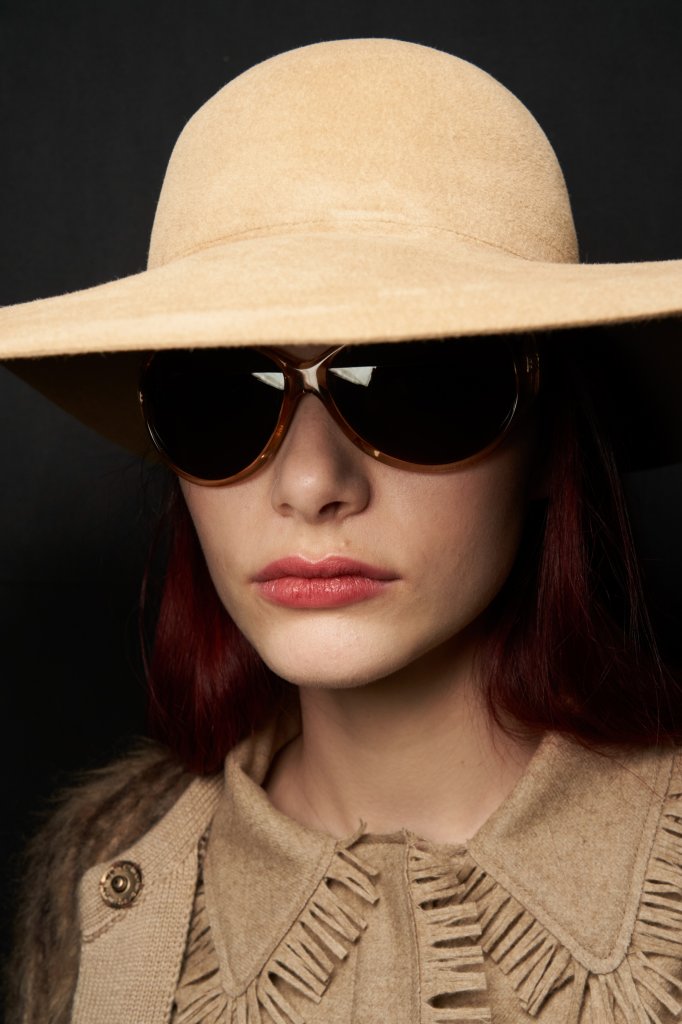 阿尔伯特-菲尔蒂 Alberta Ferretti 2022/23秋冬高级成衣秀(后台妆容) - Milan Fall 2022-天天时装 ...