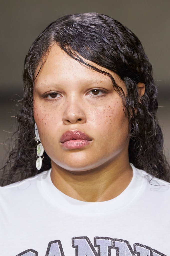 Ester Manas 2023春夏高级成衣秀(细节) - Paris Spring 2023-天天时装-口袋里的时尚指南