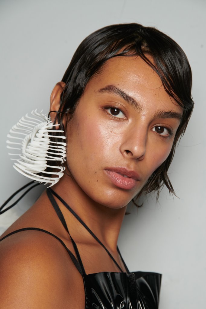 Ester Manas 2023春夏高级成衣秀(后台妆容) - Paris Spring 2023-天天时装-口袋里的时尚指南