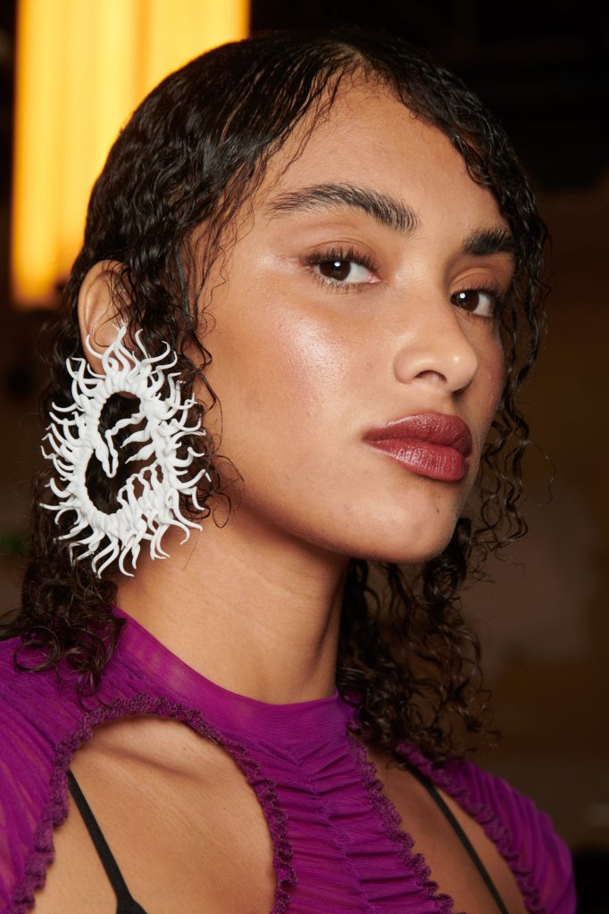 Ester Manas 2023春夏高级成衣秀(后台妆容) - Paris Spring 2023-天天时装-口袋里的时尚指南