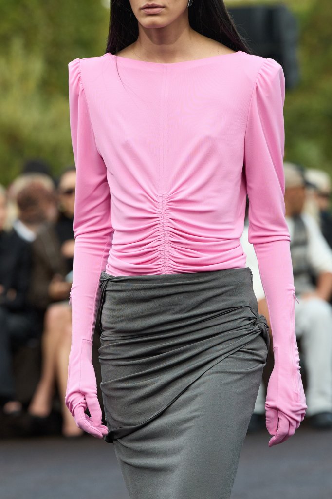 纪梵希 Givenchy 2023春夏高级成衣秀(细节) - Paris Spring 2023-天天时装-口袋里的时尚指南