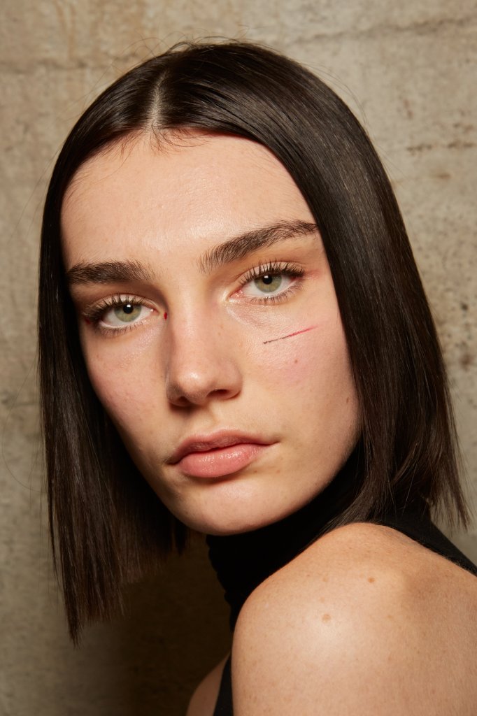 Ac9 2023春夏高级成衣秀(后台妆容) - Milan Spring 2023-天天时装-口袋里的时尚指南