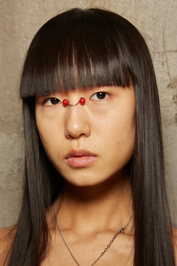 Ac9 2023春夏高级成衣秀(后台妆容) - Milan Spring 2023-天天时装-口袋里的时尚指南