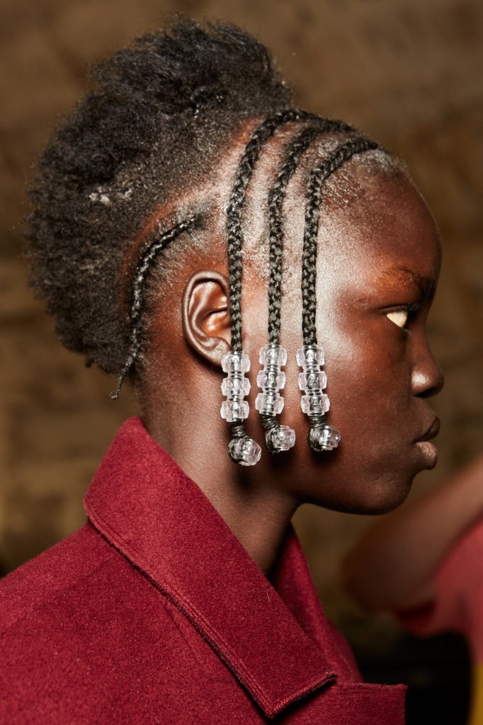 Ac9 2023春夏高级成衣秀(后台妆容) - Milan Spring 2023-天天时装-口袋里的时尚指南